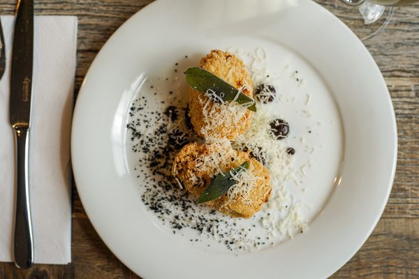 The Canbury Arms | pub | Kingston | Young's Pub